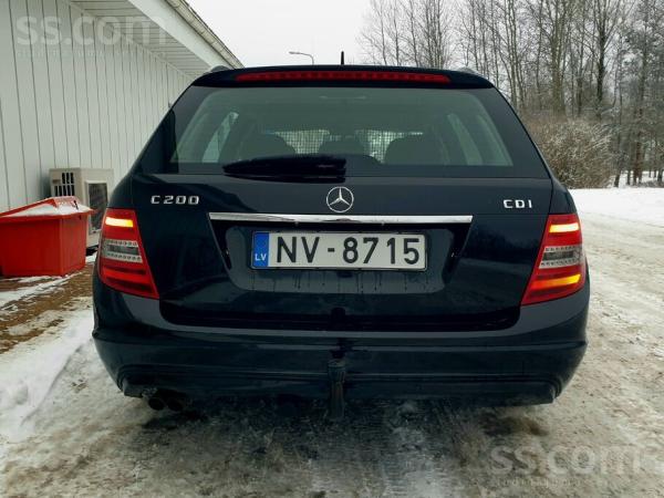 Black Mercedes-Benz C 200 2011 in Riga, with an engine capacity of 2.20 L and mileage of 373 thousand km for 5490 €, photo 6 on AUTOMOTO.COM.LV