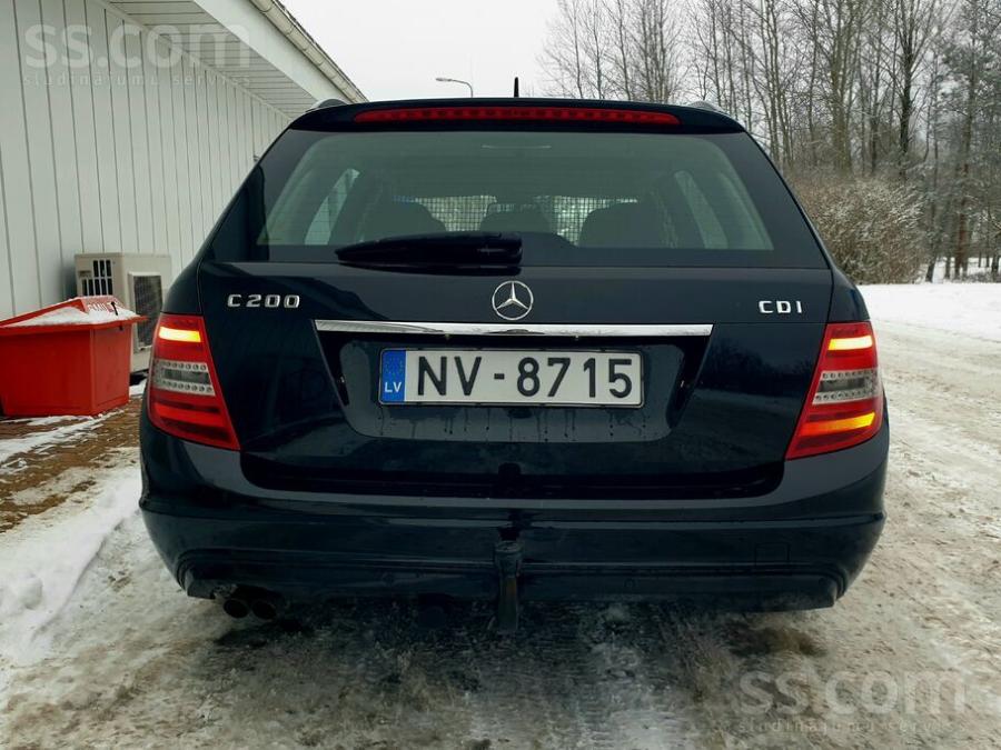 Black Mercedes-Benz C 200 2011 in Riga, with an engine capacity of 2.20 L and mileage of 373 thousand km for 5490 €, photo 6 on AUTOMOTO.COM.LV