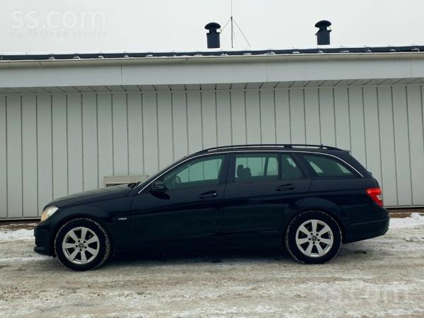 Black Mercedes-Benz C 200 2011 in Riga, with an engine capacity of 2.20 L and mileage of 373 thousand km for 5490 €, photo 7 on AUTOMOTO.COM.LV