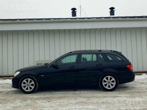 Black Mercedes-Benz C 200 2011 in Riga, with an engine capacity of 2.20 L and mileage of 373 thousand km for 5490 €, photo 7 on AUTOMOTO.COM.LV