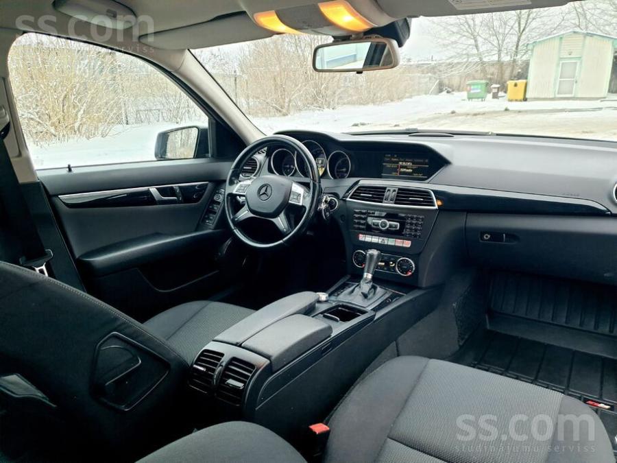 Black Mercedes-Benz C 200 2011 in Riga, with an engine capacity of 2.20 L and mileage of 373 thousand km for 5490 €, photo 11 on AUTOMOTO.COM.LV
