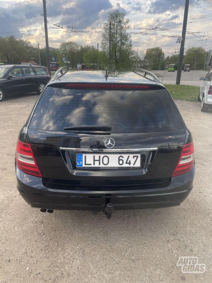 Melns Mercedes-Benz C 200 2011 Kauņa, ar dzinēja tilpumu 2.10 L un nobraukumu 3210 tūkst. km par 4500 €, foto 8 vietnē AUTOMOTO.COM.LV