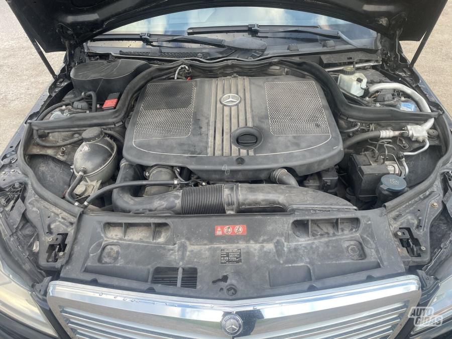 Melns Mercedes-Benz C 200 2011 Kauņa, ar dzinēja tilpumu 2.10 L un nobraukumu 3210 tūkst. km par 4500 €, foto 14 vietnē AUTOMOTO.COM.LV