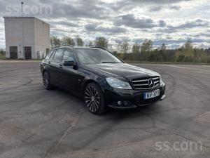 Melns Mercedes-Benz C 200 2011 Daugavpils, ar dzinēja tilpumu 2.00 L un nobraukumu 370 tūkst. km par 5750 €, foto 3 vietnē AUTOMOTO.COM.LV