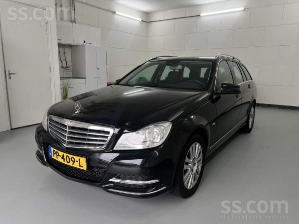 Melns Mercedes-Benz C 200 2011 Rīga, ar dzinēja tilpumu 2.20 L un nobraukumu 330 tūkst. km par 5900 €, foto 1 vietnē AUTOMOTO.COM.LV