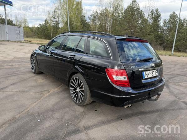 Melns Mercedes-Benz C 200 2011 Daugavpils, ar dzinēja tilpumu 2.00 L un nobraukumu 370 tūkst. km par 5300 €, foto 4 vietnē AUTOMOTO.COM.LV