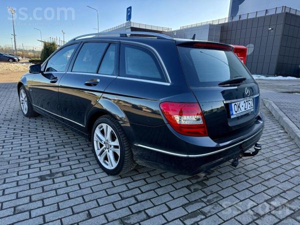 Черный Мерседес Ц 200 2011 в Рига, объемом двигателя 2.20 л и пробегом 350 тыс. км за 5490 €, фото 4 на AUTOMOTO.COM.LV