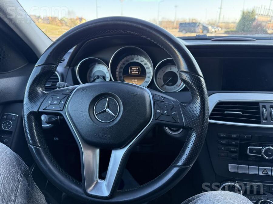Melns Mercedes-Benz C 200 2011 Rīga, ar dzinēja tilpumu 2.20 L un nobraukumu 350 tūkst. km par 5490 €, foto 17 vietnē AUTOMOTO.COM.LV