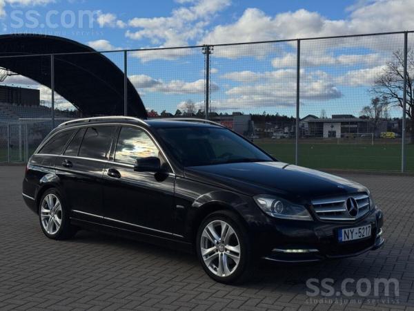 Melns Mercedes-Benz C 200 2011 Valmiera, ar dzinēja tilpumu 2.20 L un nobraukumu 294 tūkst. km par 6000 €, foto 1 vietnē AUTOMOTO.COM.LV