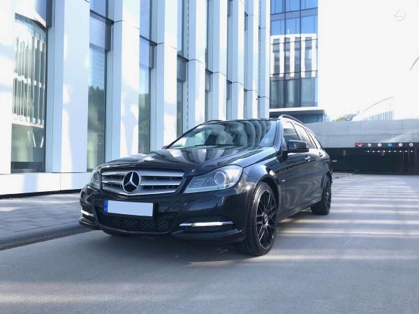 Melns Mercedes-Benz C 200 2012 Viļņa, ar dzinēja tilpumu 0.00 L un nobraukumu 357 tūkst. km par 6500 €, foto 2 vietnē AUTOMOTO.COM.LV