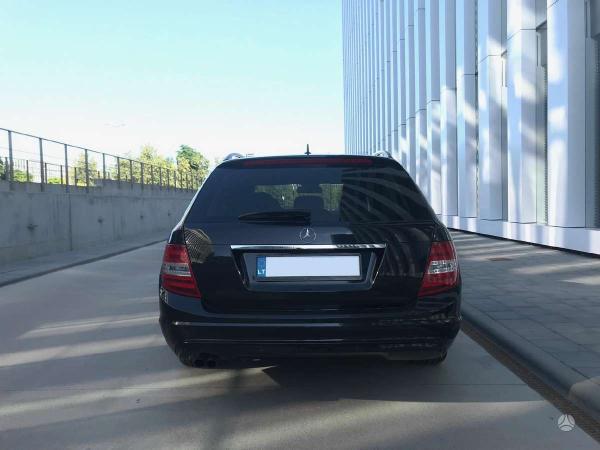 Melns Mercedes-Benz C 200 2012 Viļņa, ar dzinēja tilpumu 0.00 L un nobraukumu 357 tūkst. km par 6500 €, foto 5 vietnē AUTOMOTO.COM.LV