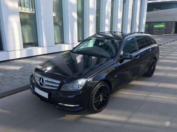 Black Mercedes-Benz C 200 2012 in Vilnius, with an engine capacity of 2.14 L and mileage of 357 thousand km for 6500 €, photo 7 on AUTOMOTO.COM.LV