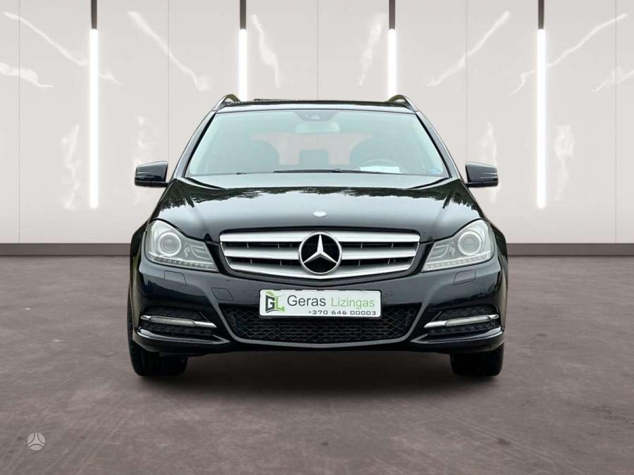 Melns Mercedes-Benz C 200 2012 Viļņa, ar dzinēja tilpumu 2.14 L un nobraukumu 273 tūkst. km par 5900 €, foto 2 vietnē AUTOMOTO.COM.LV