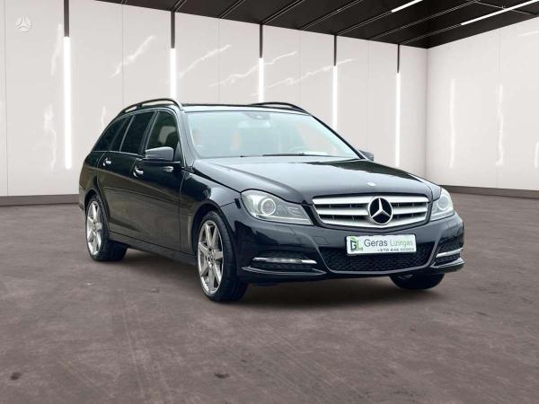 Black Mercedes-Benz C 200 2012 in Vilnius, with an engine capacity of 2.14 L and mileage of 273 thousand km for 5900 €, photo 3 on AUTOMOTO.COM.LV