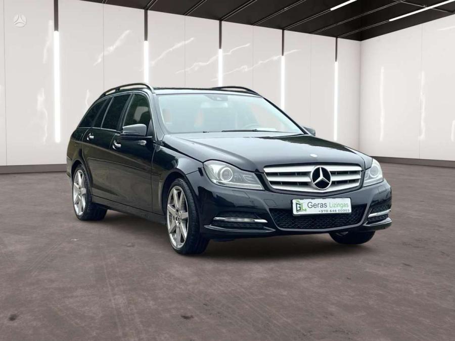 Melns Mercedes-Benz C 200 2012 Viļņa, ar dzinēja tilpumu 2.14 L un nobraukumu 273 tūkst. km par 5900 €, foto 3 vietnē AUTOMOTO.COM.LV