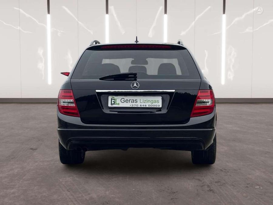 Melns Mercedes-Benz C 200 2012 Viļņa, ar dzinēja tilpumu 2.14 L un nobraukumu 273 tūkst. km par 5900 €, foto 5 vietnē AUTOMOTO.COM.LV