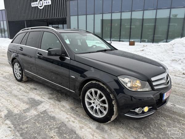 Melns Mercedes-Benz C 200 2012 Šauļi, ar dzinēja tilpumu 2.20 L un nobraukumu 380 tūkst. km par 4450 €, foto 1 vietnē AUTOMOTO.COM.LV