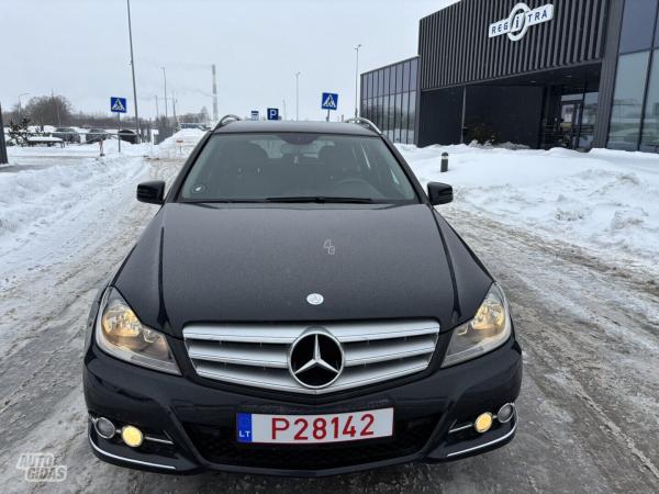Melns Mercedes-Benz C 200 2012 Šauļi, ar dzinēja tilpumu 2.20 L un nobraukumu 380 tūkst. km par 4450 €, foto 3 vietnē AUTOMOTO.COM.LV