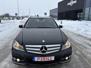 Melns Mercedes-Benz C 200 2012 Šauļi, ar dzinēja tilpumu 2.20 L un nobraukumu 380 tūkst. km par 4450 €, foto 3 vietnē AUTOMOTO.COM.LV