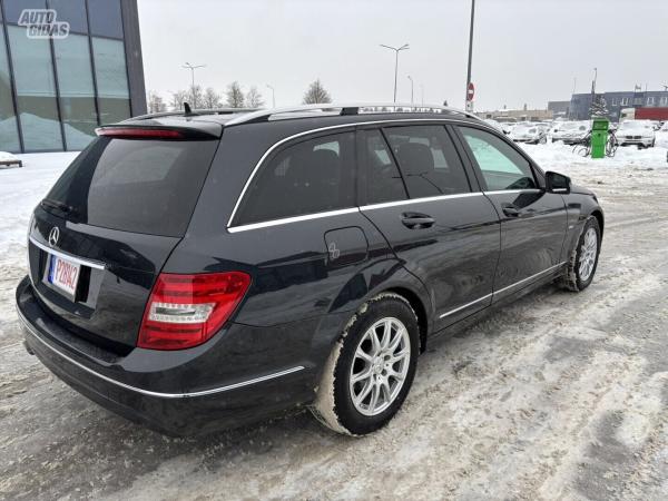 Melns Mercedes-Benz C 200 2012 Šauļi, ar dzinēja tilpumu 2.20 L un nobraukumu 380 tūkst. km par 4450 €, foto 4 vietnē AUTOMOTO.COM.LV