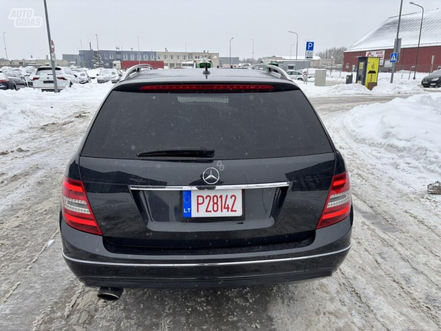 Melns Mercedes-Benz C 200 2012 Šauļi, ar dzinēja tilpumu 2.20 L un nobraukumu 380 tūkst. km par 4450 €, foto 6 vietnē AUTOMOTO.COM.LV