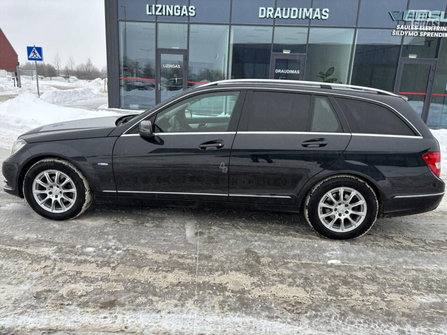 Melns Mercedes-Benz C 200 2012 Šauļi, ar dzinēja tilpumu 2.20 L un nobraukumu 380 tūkst. km par 4450 €, foto 7 vietnē AUTOMOTO.COM.LV