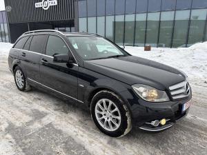Black Mercedes-Benz C 200 2012 in Siauliai, with an engine capacity of 2.20 L and mileage of 389 thousand km for 4450 €, photo 2 on AUTOMOTO.COM.LV