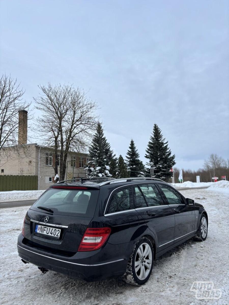 Black Mercedes-Benz C 200 2012 in Vilnius, with an engine capacity of 2.10 L and mileage of 455 thousand km for 5700 €, photo 6 on AUTOMOTO.COM.LV