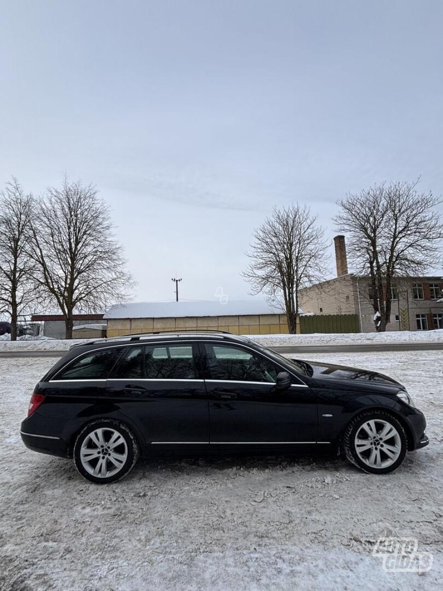 Black Mercedes-Benz C 200 2012 in Vilnius, with an engine capacity of 2.10 L and mileage of 455 thousand km for 5700 €, photo 7 on AUTOMOTO.COM.LV