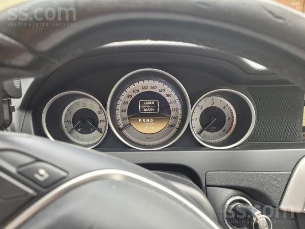 Black Mercedes-Benz C 200 2012 in Jekabpils, with an engine capacity of 2.20 L and mileage of 328 thousand km for 5500 €, photo 9 on AUTOMOTO.COM.LV