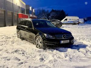 Melns Mercedes-Benz C 200 2013 Viļņa, ar dzinēja tilpumu 2.14 L un nobraukumu 330 tūkst. km par 5499 €, foto  vietnē AUTOMOTO.COM.LV