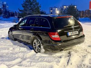 Black Mercedes-Benz C 200 2013 in Vilnius, with an engine capacity of 2.14 L and mileage of 330 thousand km for 5499 €, photo 6 on AUTOMOTO.COM.LV
