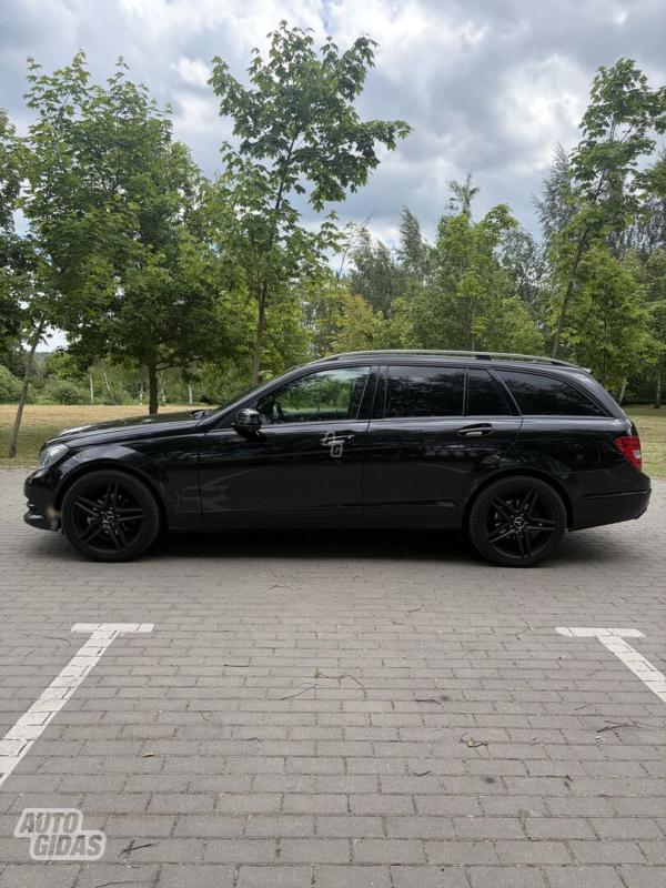 Melns Mercedes-Benz C 200 2013 Panevēža, ar dzinēja tilpumu 2.10 L un nobraukumu 337 tūkst. km par 6300 €, foto 3 vietnē AUTOMOTO.COM.LV