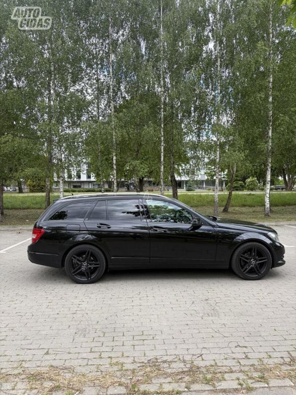 Melns Mercedes-Benz C 200 2013 Panevēža, ar dzinēja tilpumu 2.10 L un nobraukumu 337 tūkst. km par 6300 €, foto 9 vietnē AUTOMOTO.COM.LV