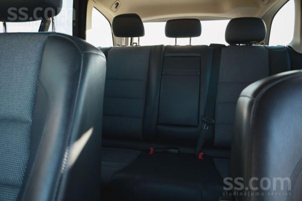 Black Mercedes-Benz C 200 2013 in Jelgava, with an engine capacity of 2.10 L and mileage of 264 thousand km for 6950 €, photo 6 on AUTOMOTO.COM.LV