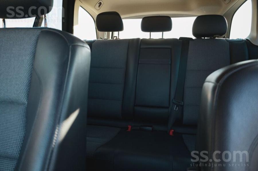 Melns Mercedes-Benz C 200 2013 Jelgava, ar dzinēja tilpumu 2.10 L un nobraukumu 264 tūkst. km par 6950 €, foto 7 vietnē AUTOMOTO.COM.LV
