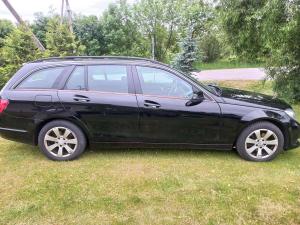 Melns Mercedes-Benz C 200 2013 Panevēža, ar dzinēja tilpumu 2.14 L un nobraukumu 360 tūkst. km par 5600 €, foto 4 vietnē AUTOMOTO.COM.LV