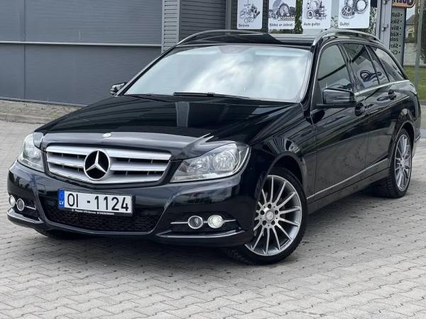 Melns Mercedes-Benz C 200 2013 Jēkabpils, ar dzinēja tilpumu 2.00 L un nobraukumu 302 tūkst. km par 6700 €, foto 1 vietnē AUTOMOTO.COM.LV