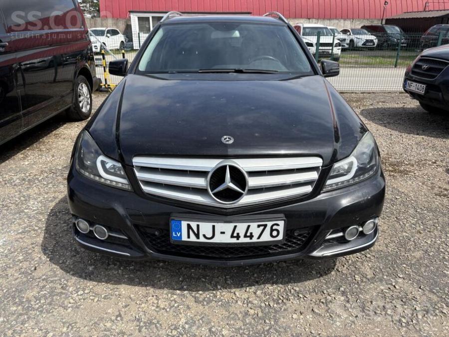 Melns Mercedes-Benz C 200 2013 Rīga, ar dzinēja tilpumu 2.10 L un nobraukumu 284 tūkst. km par 3915 €, foto 9 vietnē AUTOMOTO.COM.LV