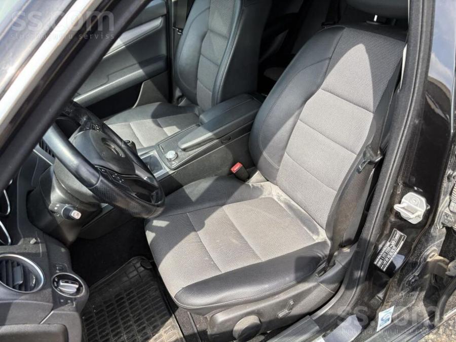 Melns Mercedes-Benz C 200 2013 Rīga, ar dzinēja tilpumu 2.10 L un nobraukumu 284 tūkst. km par 3915 €, foto 15 vietnē AUTOMOTO.COM.LV
