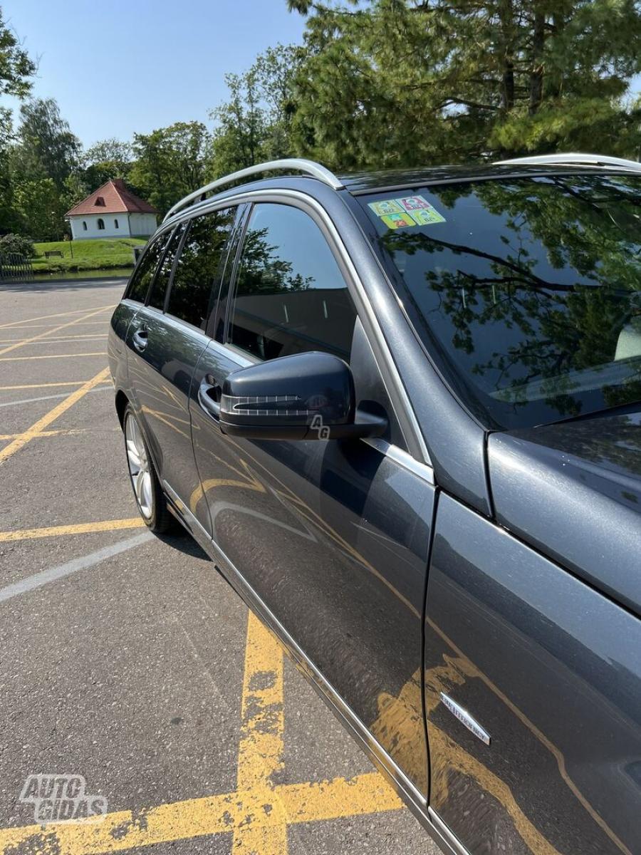 Melns Mercedes-Benz C 200 2013 Kauņa, ar dzinēja tilpumu 2.10 L un nobraukumu 392 tūkst. km par 2700 €, foto 7 vietnē AUTOMOTO.COM.LV