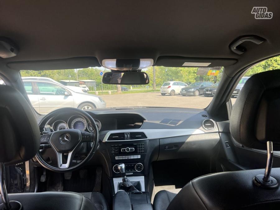 Melns Mercedes-Benz C 200 2013 Kauņa, ar dzinēja tilpumu 2.10 L un nobraukumu 392 tūkst. km par 2700 €, foto 12 vietnē AUTOMOTO.COM.LV