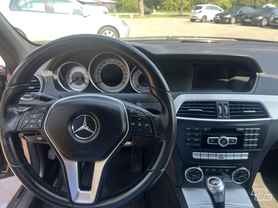 Melns Mercedes-Benz C 200 2013 Kauņa, ar dzinēja tilpumu 2.10 L un nobraukumu 392 tūkst. km par 2700 €, foto 13 vietnē AUTOMOTO.COM.LV