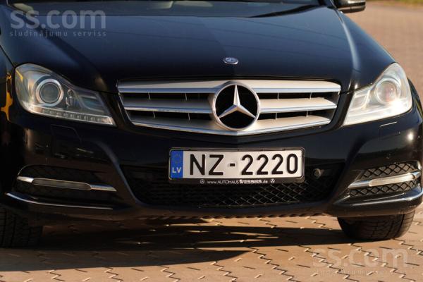 Melns Mercedes-Benz C 200 2014 Rīga, ar dzinēja tilpumu 2.10 L un nobraukumu 197 tūkst. km par 8900 €, foto 3 vietnē AUTOMOTO.COM.LV