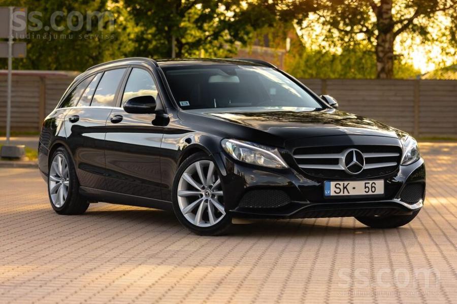 Black Mercedes-Benz C 200 2015 in Jelgava, with an engine capacity of 1.60 L and mileage of 270 thousand km for 11500 €, photo 3 on AUTOMOTO.COM.LV
