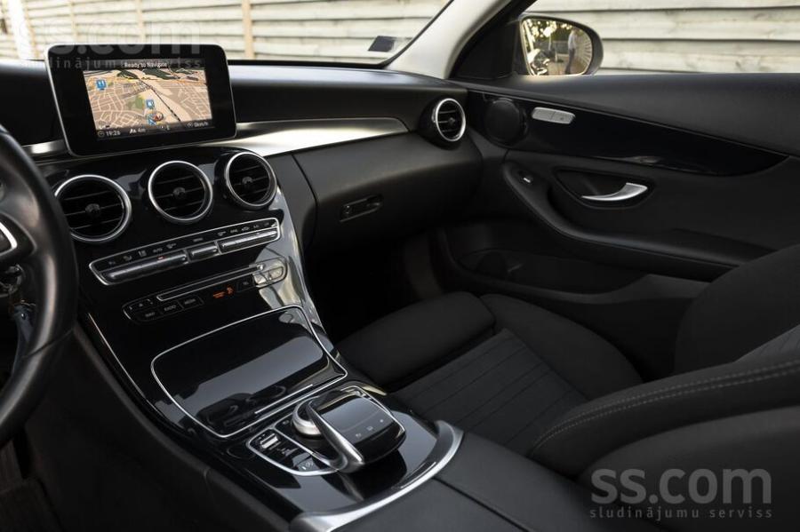 Black Mercedes-Benz C 200 2015 in Jelgava, with an engine capacity of 1.60 L and mileage of 270 thousand km for 11500 €, photo 18 on AUTOMOTO.COM.LV