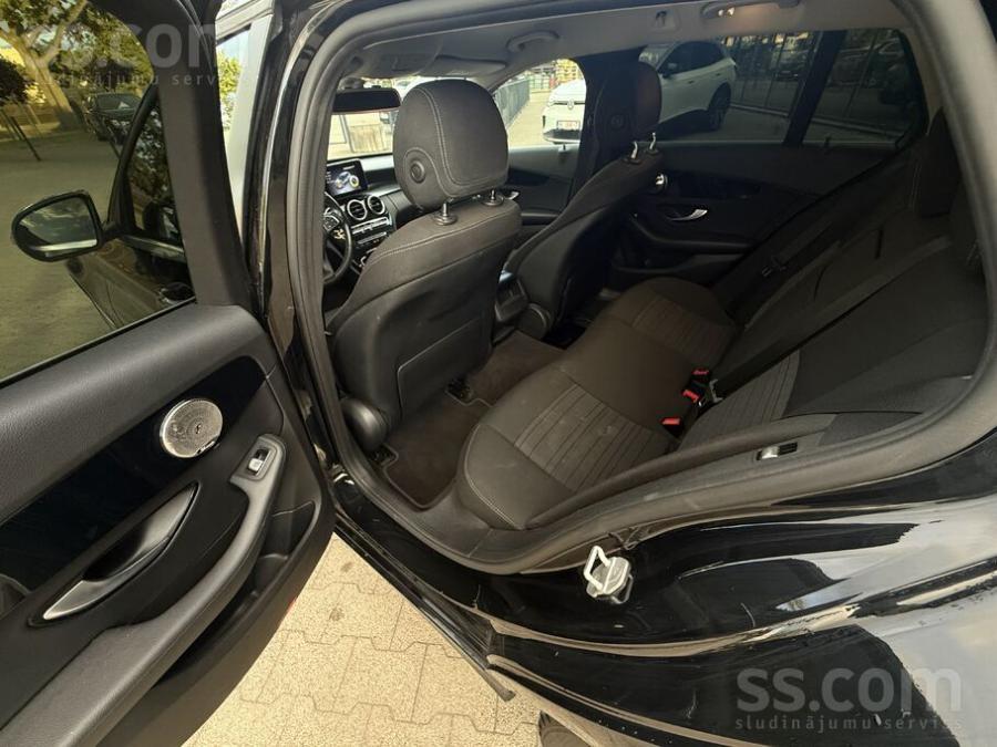Melns Mercedes-Benz C 200 2015 Dobele, ar dzinēja tilpumu 1.60 L un nobraukumu 254 tūkst. km par 8990 €, foto 9 vietnē AUTOMOTO.COM.LV
