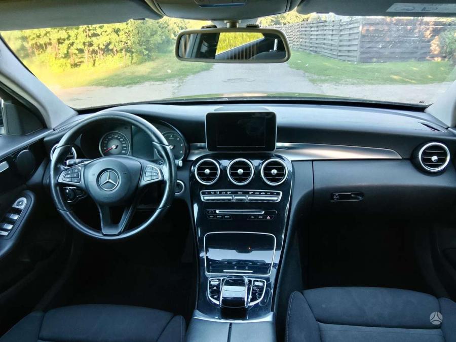 Melns Mercedes-Benz C 200 2015 Kauņa, ar dzinēja tilpumu 1.60 L un nobraukumu 320 tūkst. km par 7399 €, foto 13 vietnē AUTOMOTO.COM.LV