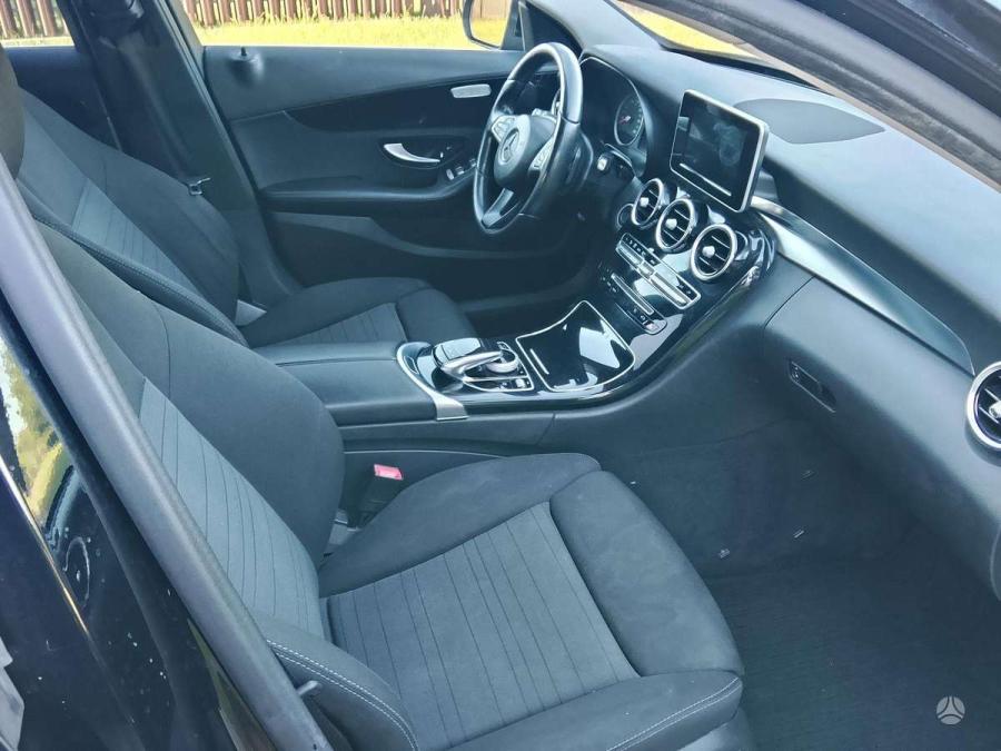 Melns Mercedes-Benz C 200 2015 Kauņa, ar dzinēja tilpumu 1.60 L un nobraukumu 320 tūkst. km par 7399 €, foto 14 vietnē AUTOMOTO.COM.LV