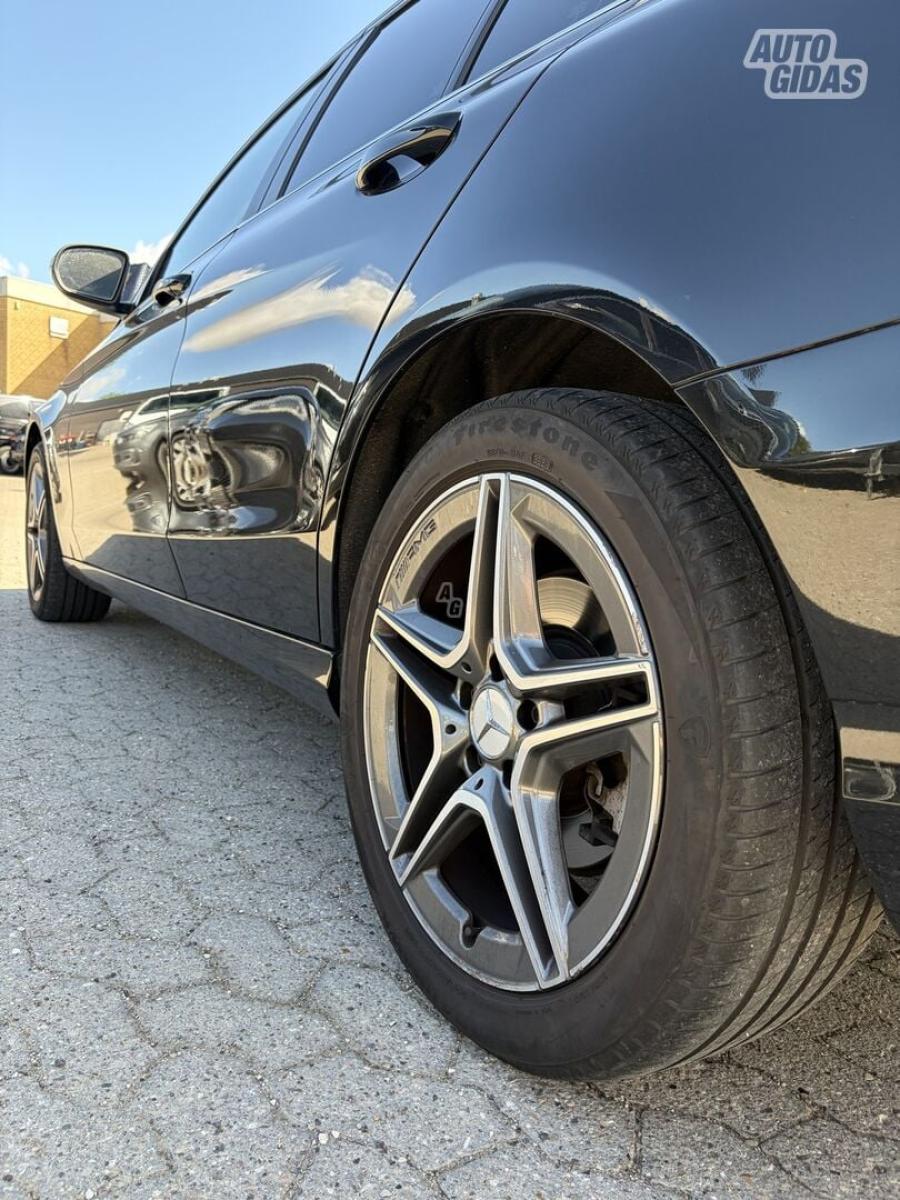 Black Mercedes-Benz C 200 2015 in Vilnius, with an engine capacity of 1.60 L and mileage of 235 thousand km for 8999 €, photo 9 on AUTOMOTO.COM.LV